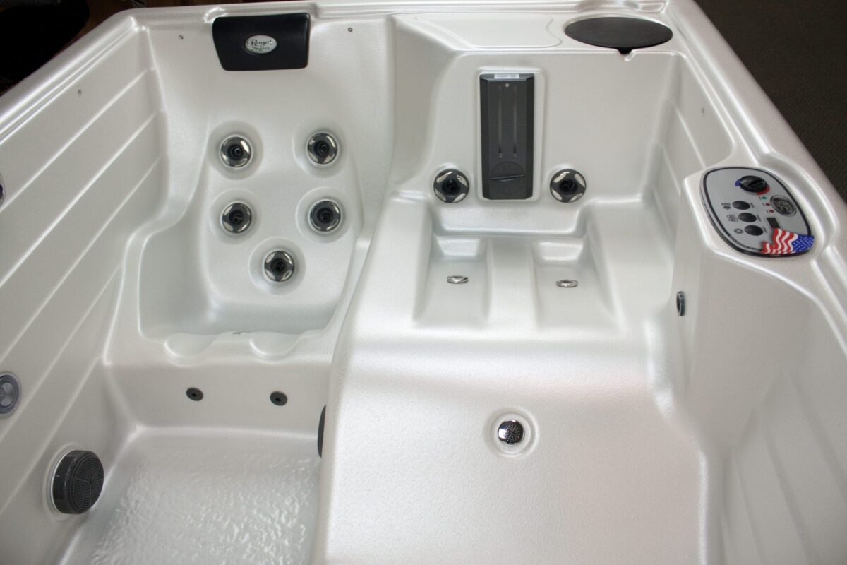 3 Person Compact Hot Tub | 40-Year Warranty | Princess